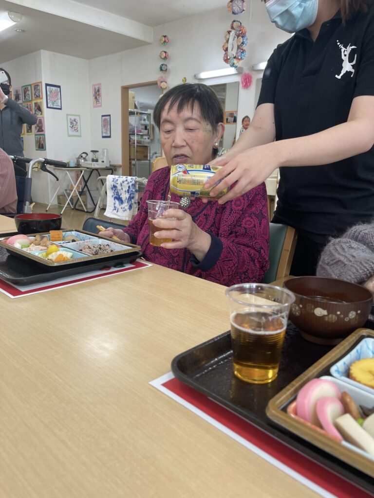 謹賀新年🎍｜愛の家グループホーム さいたま中島のスタッフブログ一覧｜スタッフブログ｜認知症・介護のことなら愛の家グループホーム・その他介護施設サービス